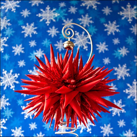 Paper Star Christmas Tree Topper | the crafty sisters
