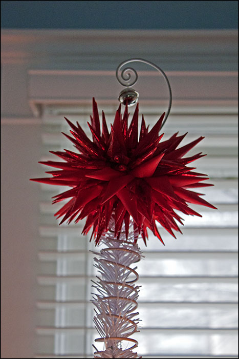 Paper Star Christmas Tree Topper | the crafty sisters