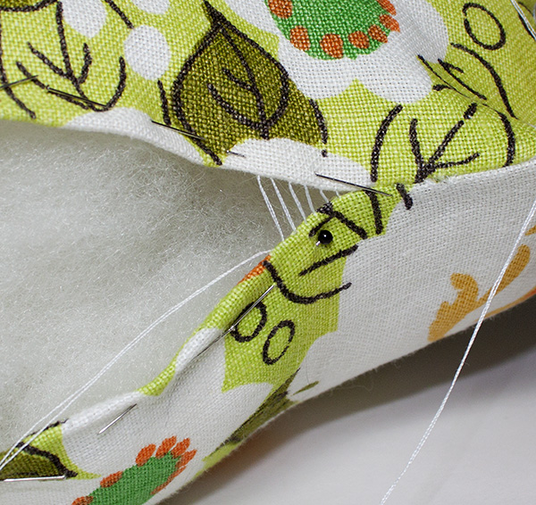 Simple Pillow with Slip Stitch Tutorial | the crafty sisters